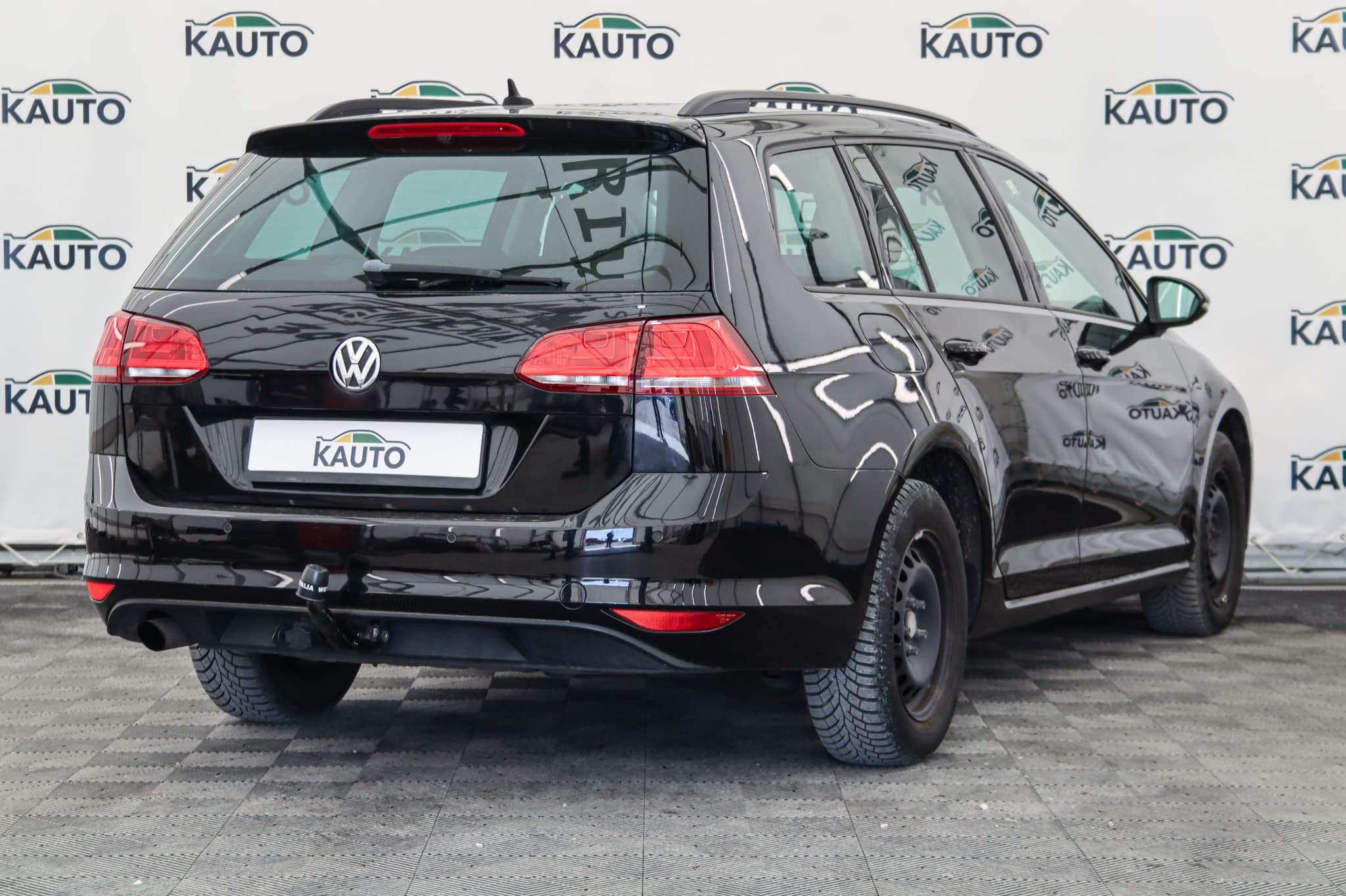 Volkswagen Golf - Kauto